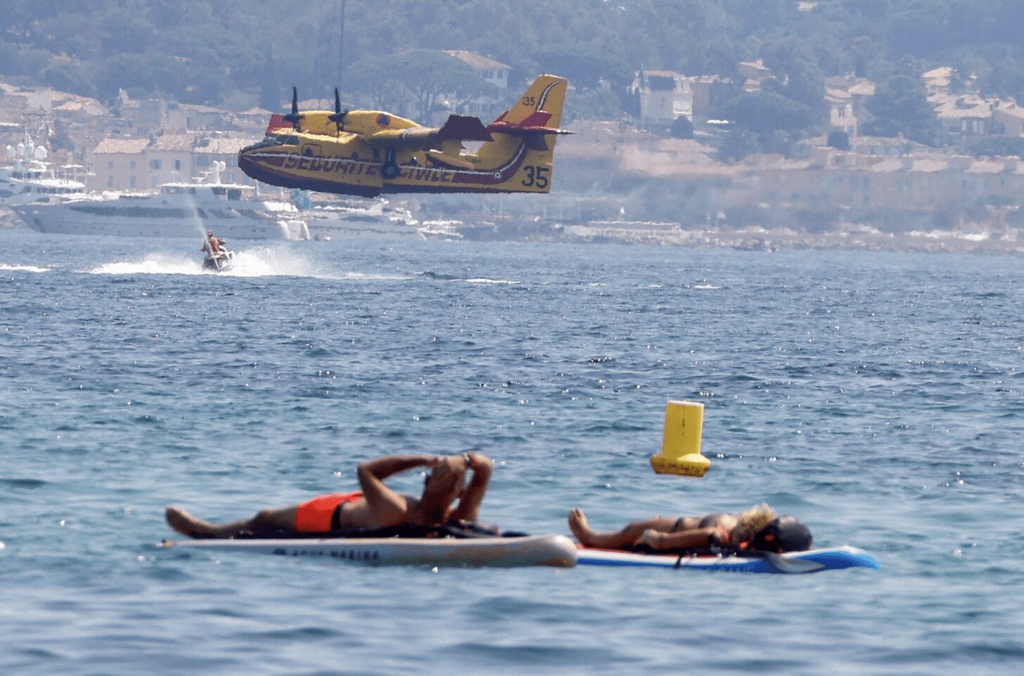 Macron visits site of disastrous fire - NEWS.MC - Monaco News