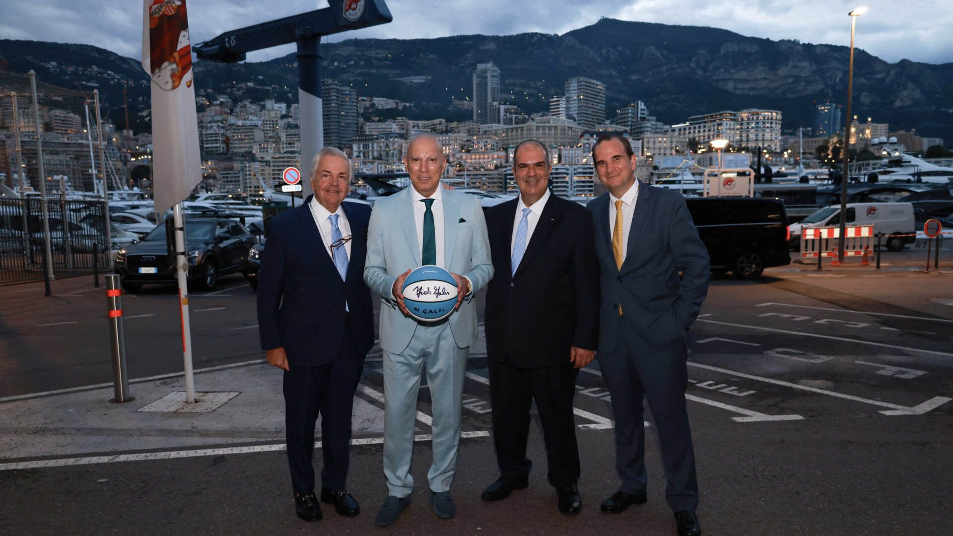 124,000 euro raised in charity dinner with Nick Galis at Stelios ...