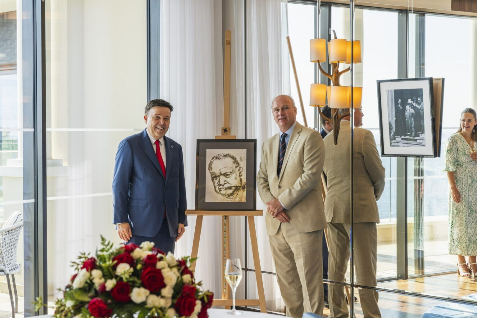 Stéphane Valeri welcomes Winston Churchill's descendants at Hôtel de ...